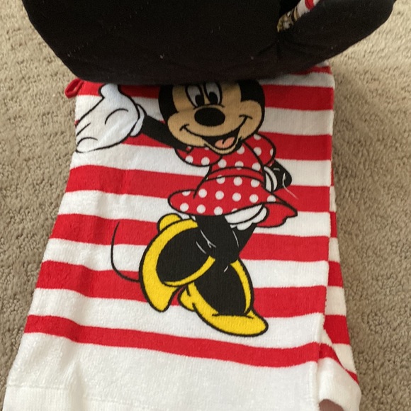 Disney | Kitchen | Disney Minnie Mouse Three Piece Towel Set | Poshmark